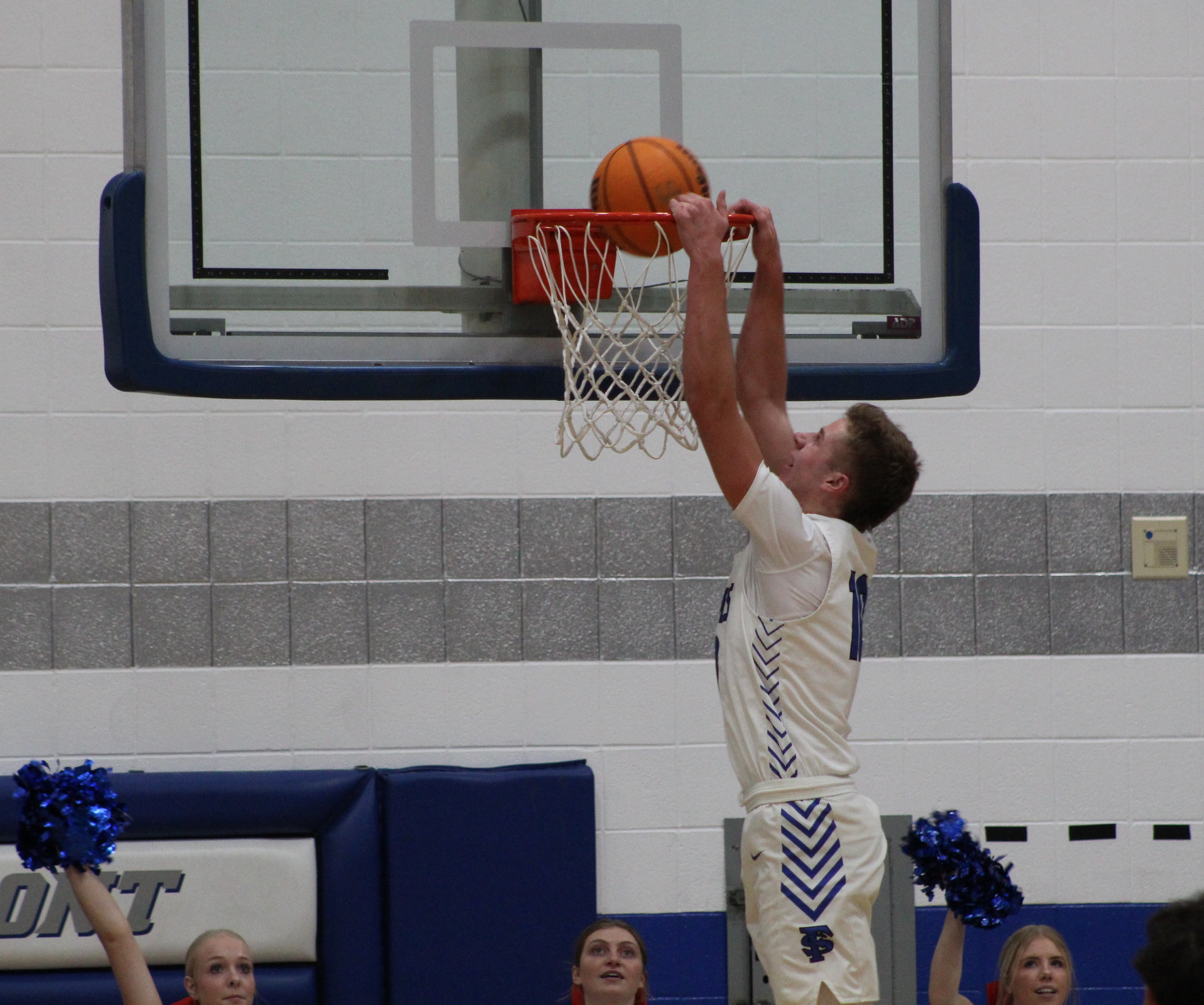 Hunter Hansen, star sharpshooter for the Fremont Silverwolves – The ...