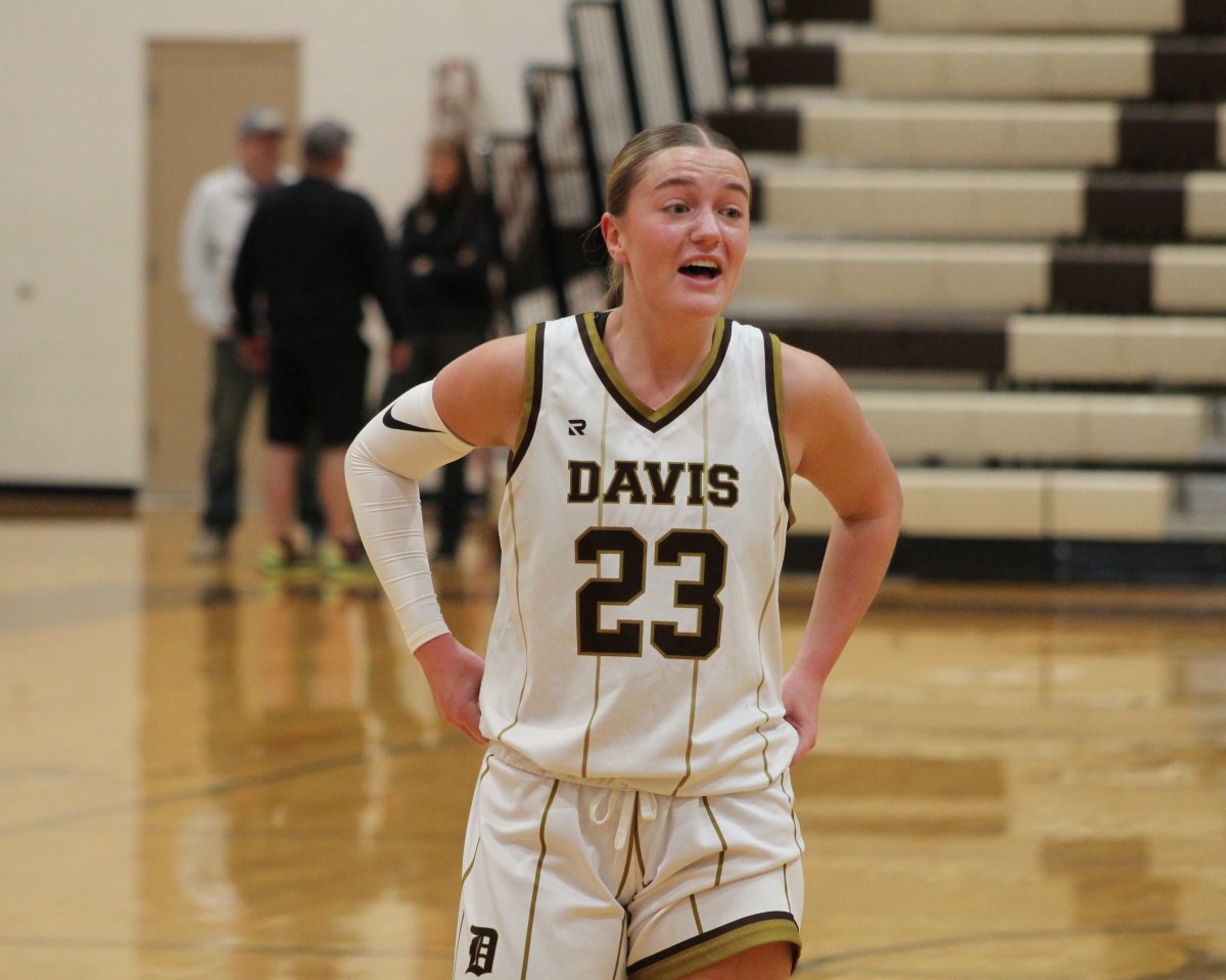 Kate Richards defends the tradition of the Davis Darts – The Hive Sports