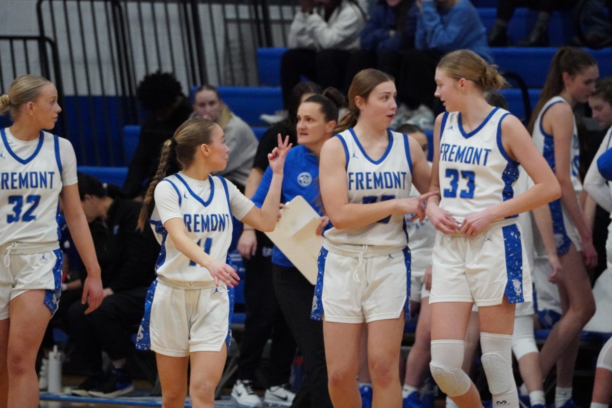 Fremont Silverwolves roll past rival Weber Warriors 53-39 in state ...